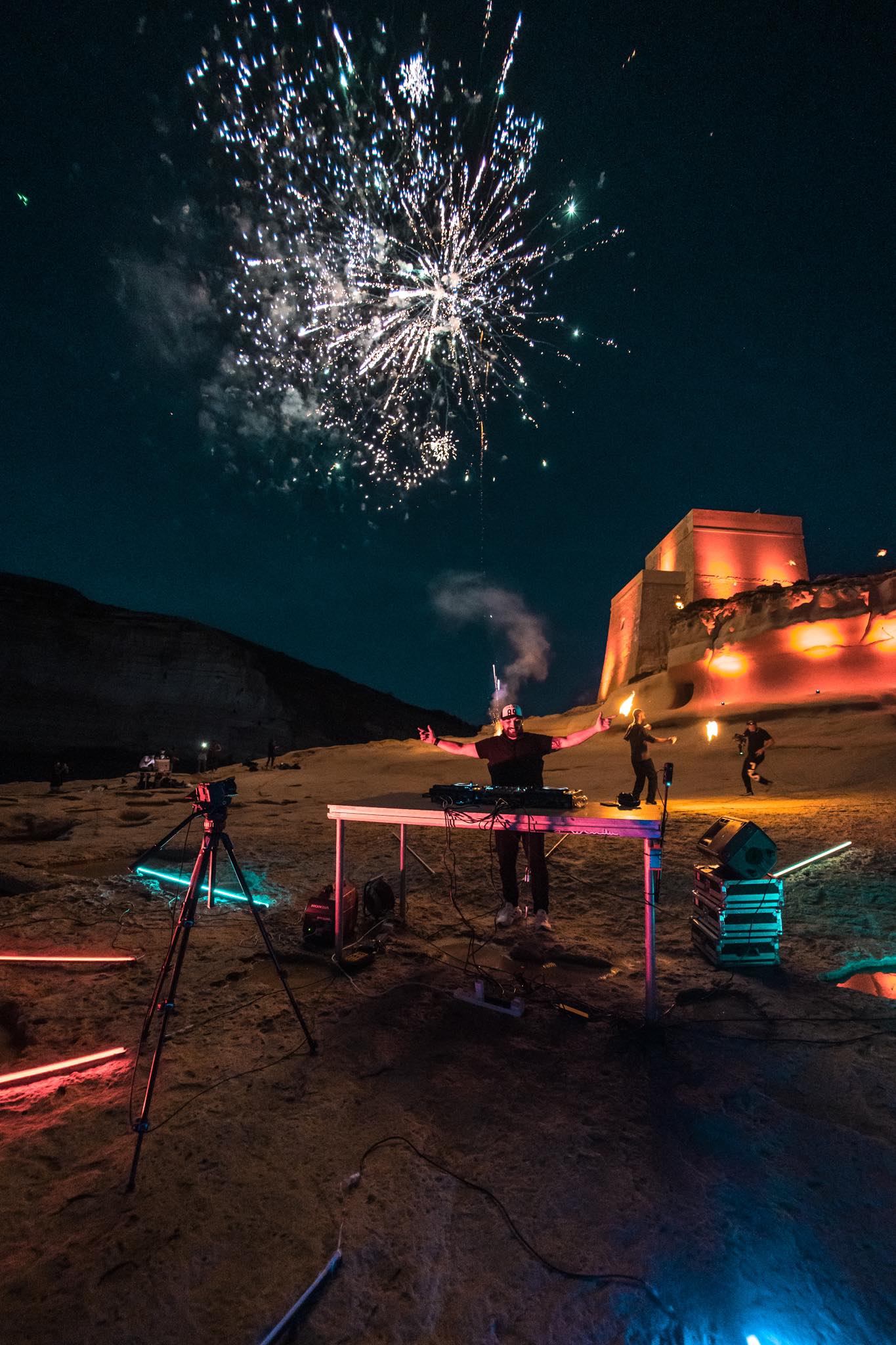 Bil-Filmat: Spettaklu B'Differenza Waqt Inżul Ix-Xemx Ġewwa Għawdex